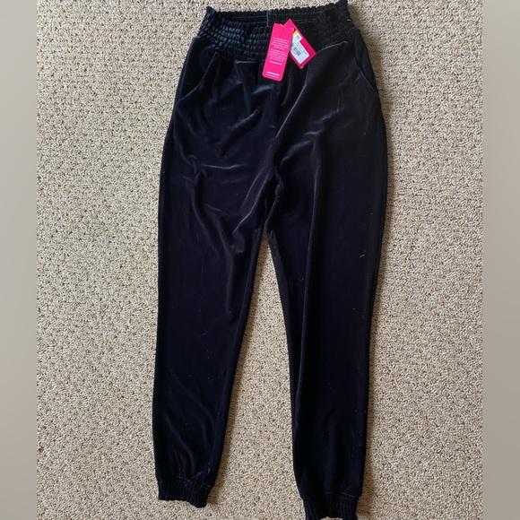 Commando | Pants & Jumpsuits | Commando Velvet Smocked Joggers | Poshmark
